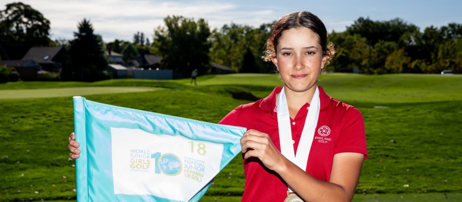 Charlotte Naughton wins the World Junior Girls Championship